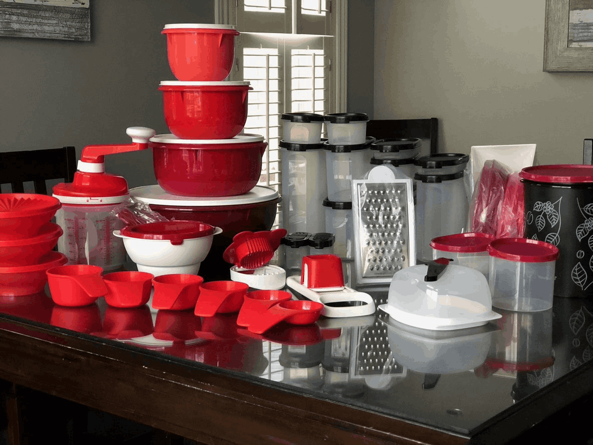 Tupperware Set Stylish - Red, Black and White | Rendez-vous annuel de ...