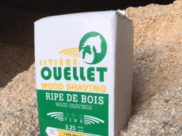 Palette de 35 sacs de ripe | Encan annuel de Cheval Québec 2023 ...