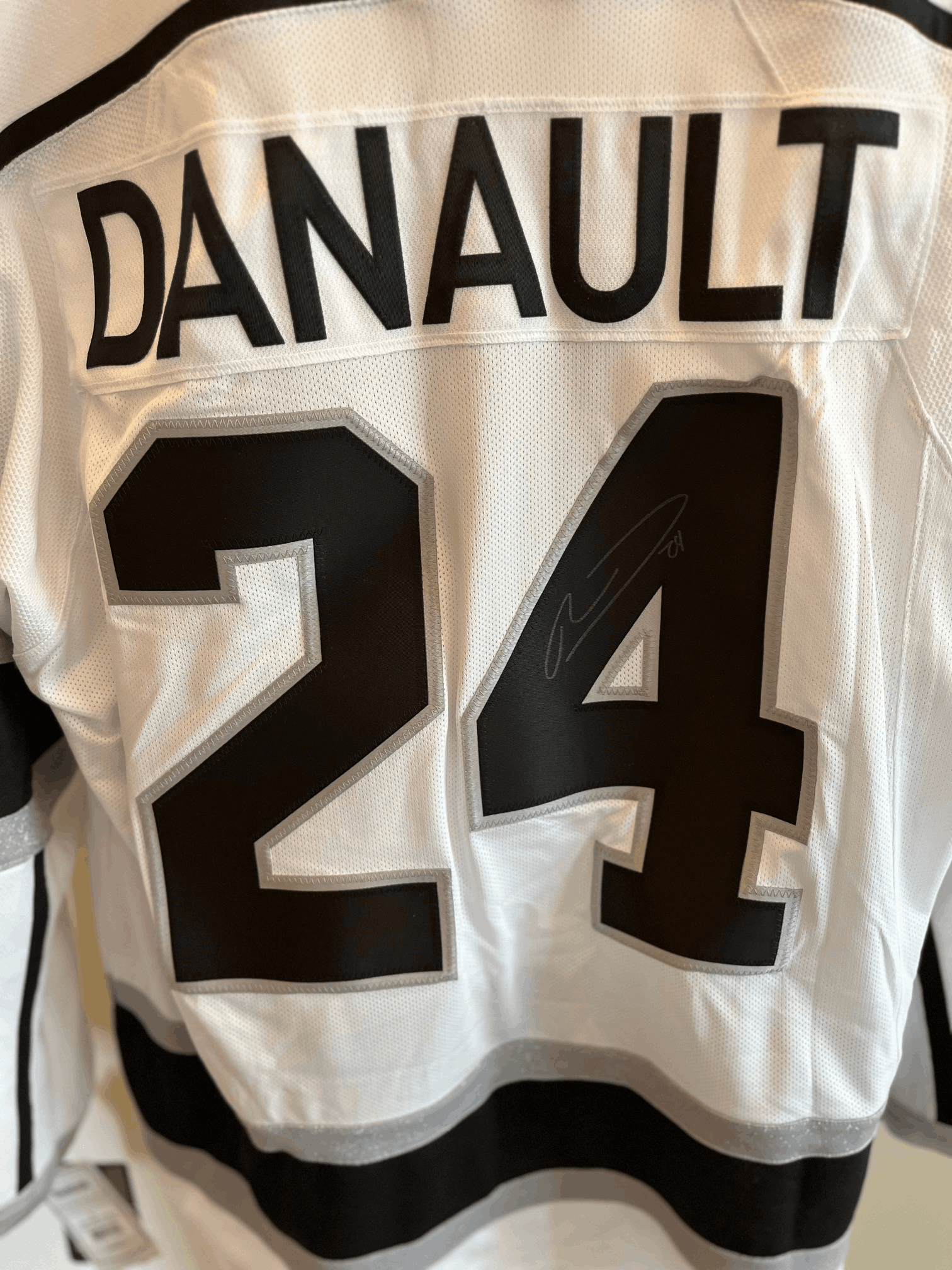 Chandail hockey des Kings de Los Angeles autographié par Philippe ...