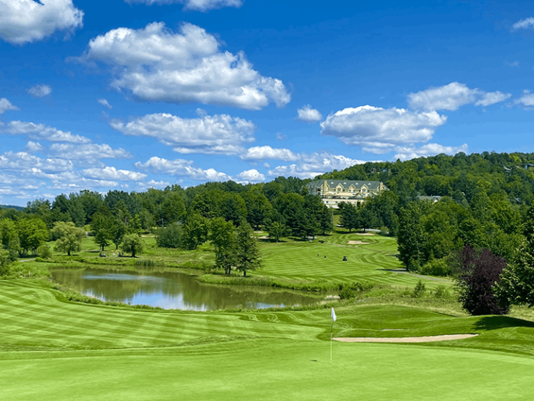 Un foursome et une nuitée à l'hôtel du Château-Bromont | Encan de golf ...