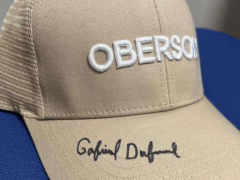 Casquette beige Oberson signée par Gabriel Dufresne | Ski acro Québec ...