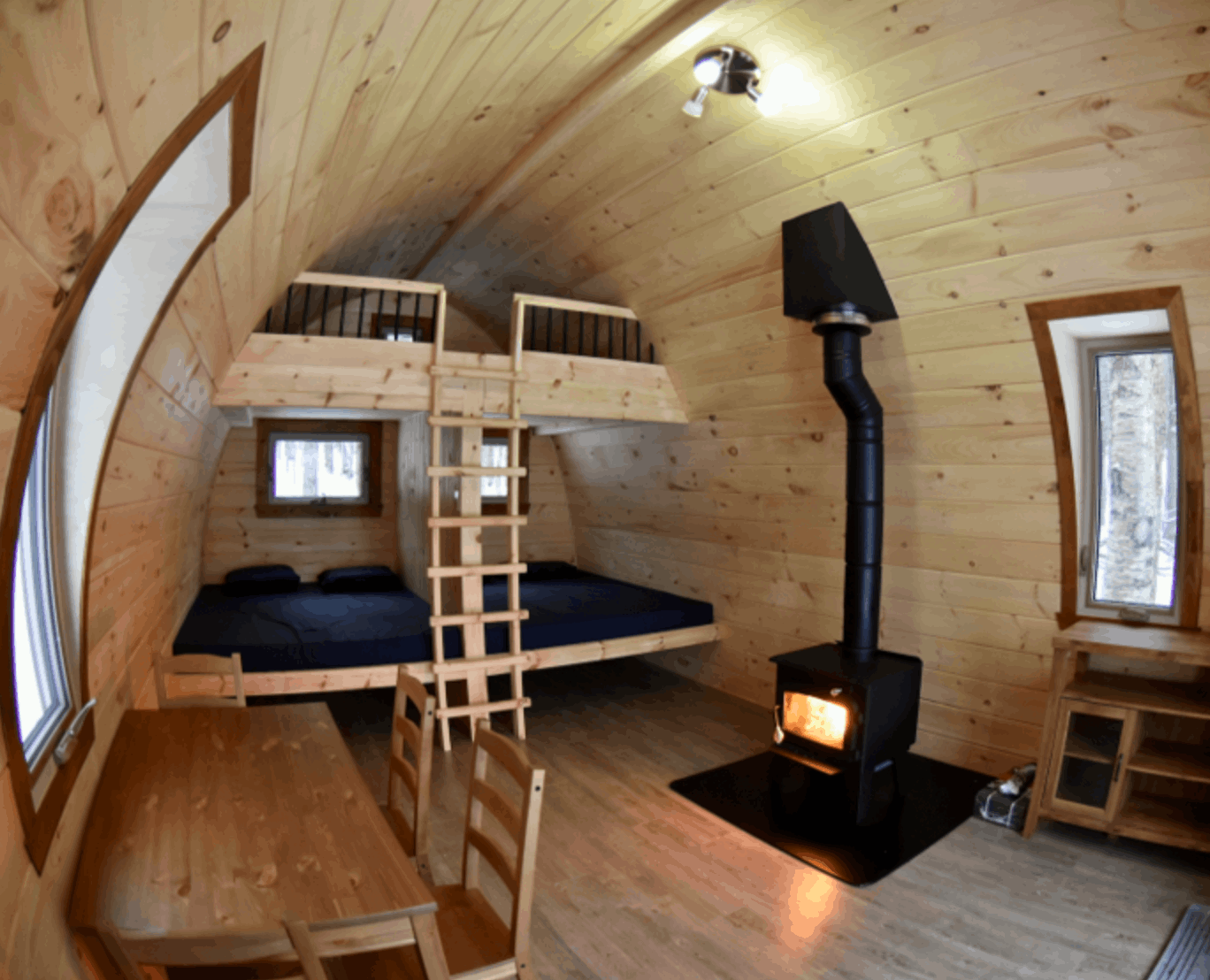 Nuitée dans un Pod Familiale - Au Diable Vert | Brunch au vignoble ...